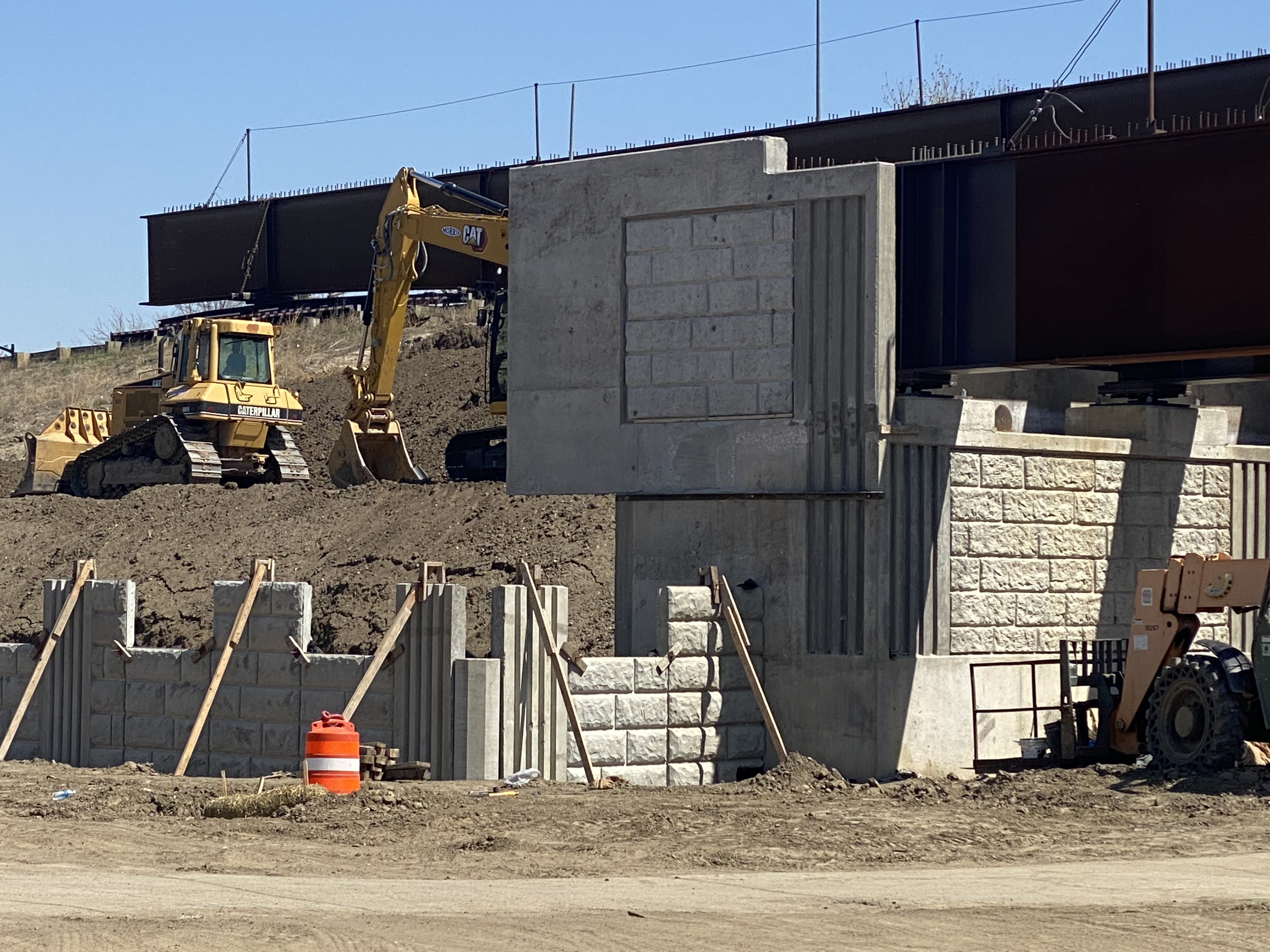 Your resource for continuous updates on the Pierre-Fort Pierre Bridge ...