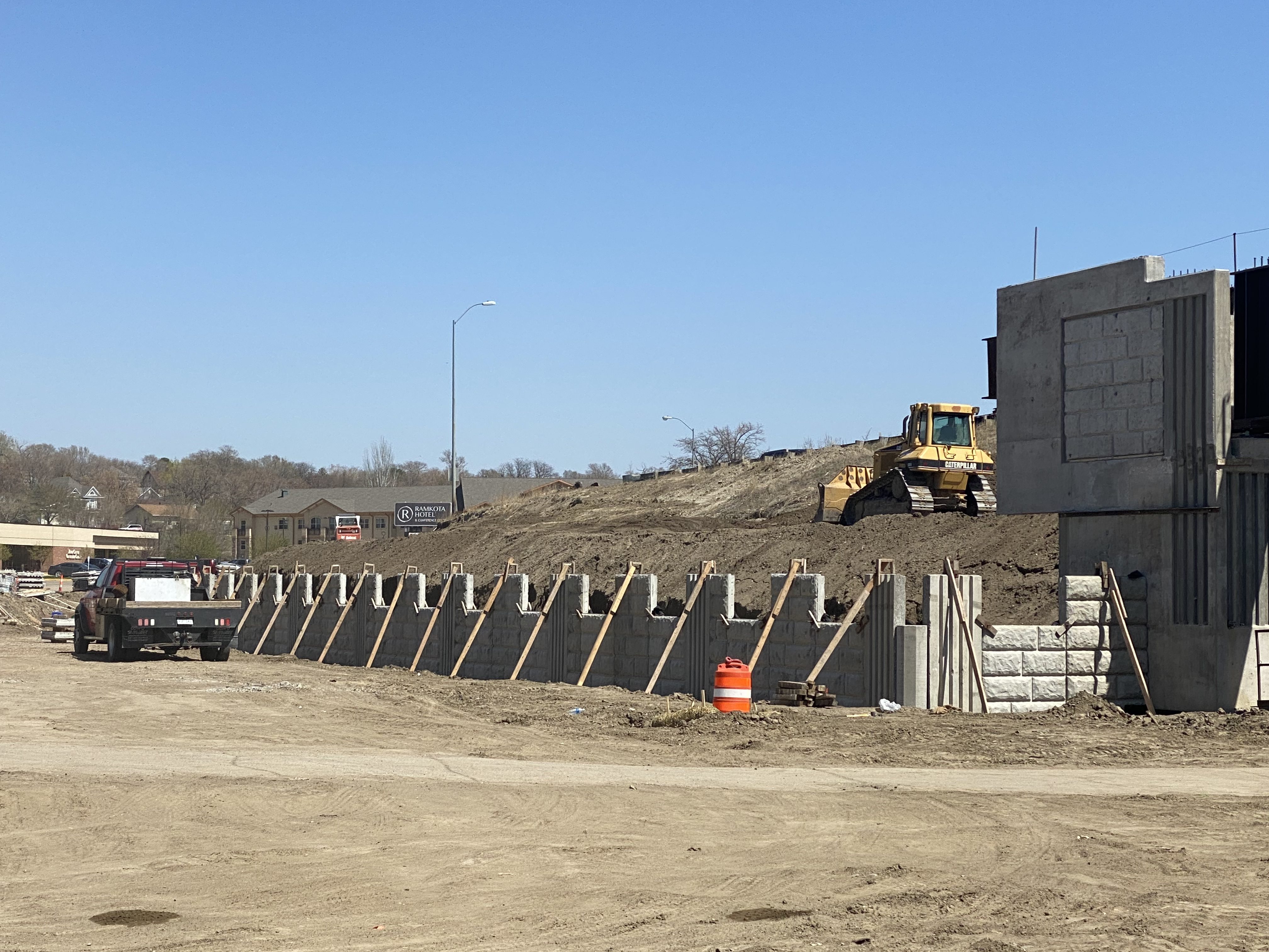 Your resource for continuous updates on the Pierre-Fort Pierre Bridge ...